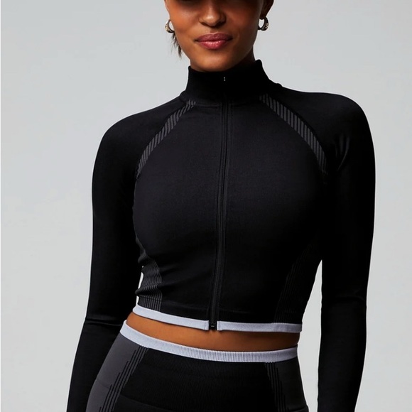 Fabletics | Tops | Nwt Fabletics Seamless Fusion Cropped Jacket In ...